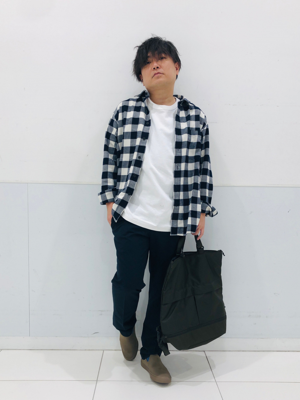 「感動パンツ2WAYストレッチ（コットンライク・丈73・76・85cm）セットアップ可能」の着用コーディネート| ユニクロ公式