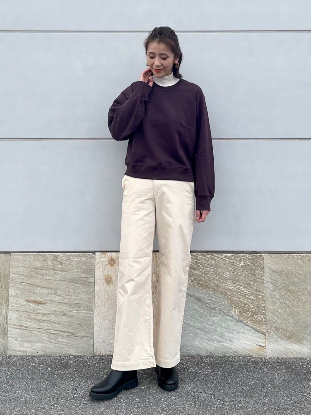 「スウェットシャツ（長袖）、コーデュロイワイドパンツ（丈標準69～71cm）」の着用コーディネート| ユニクロ