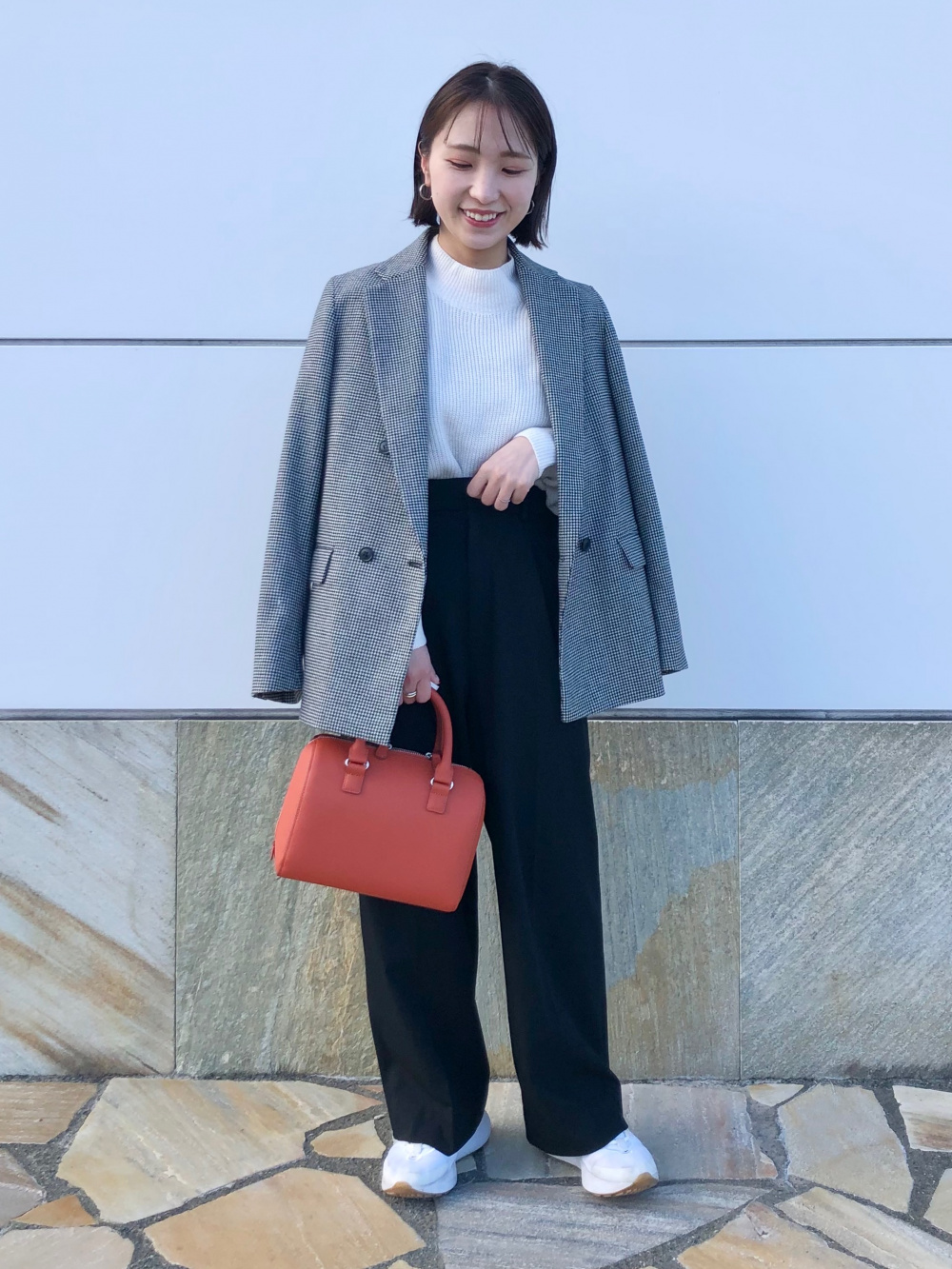 「Vネックフレアワンピース（7分袖・標準丈・115.5～126.5cm）、ダブルジャケット（チドリ）」の着用コーディネート| ユニクロ公式