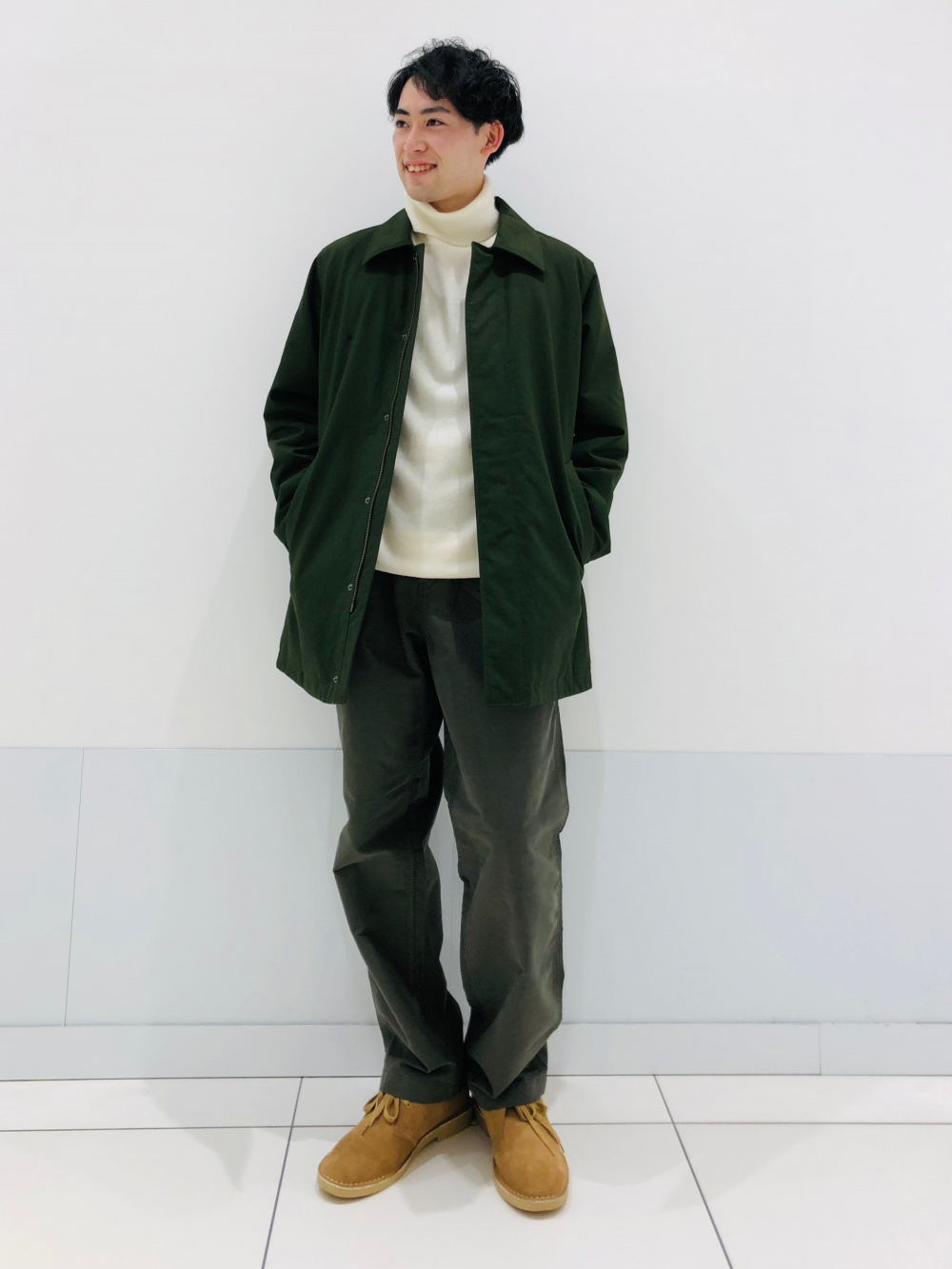 「カシミヤタートルネックセーター（長袖）、コンフォート2Bジャケット（ガンクラブチェック・袖丈着丈標準）セットアップ可能」の着用コーディネート ...