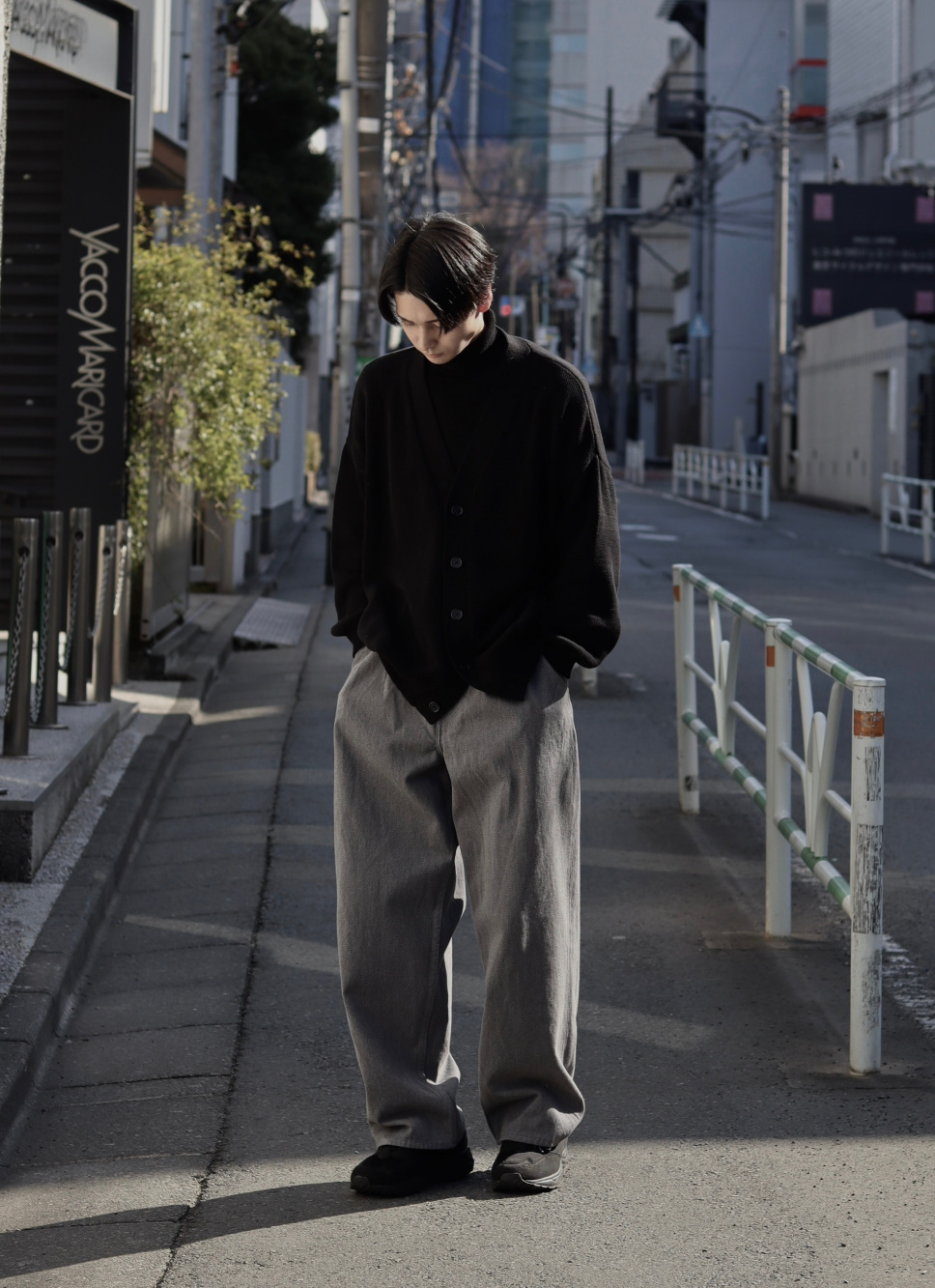 「カシミヤタートルネックセーター（長袖）、コンフォート2Bジャケット（ガンクラブチェック・袖丈着丈標準）セットアップ可能」の着用コーディネート ...