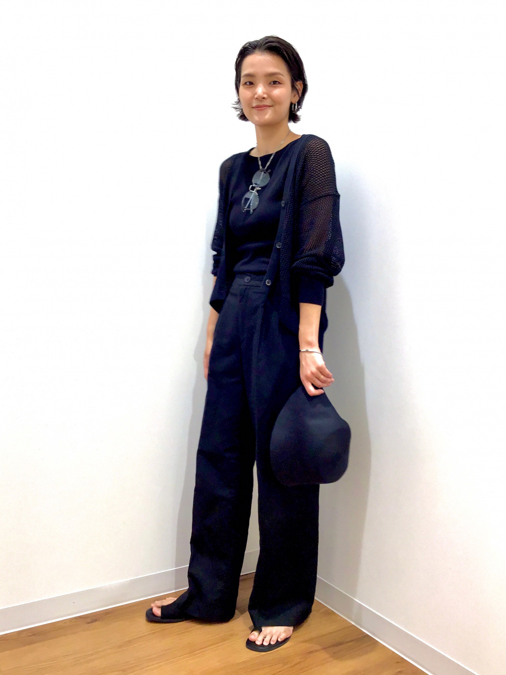 「リネンブレンドタックワイドパンツ（丈長め74cm）」の着用コーディネート| ユニクロ公式