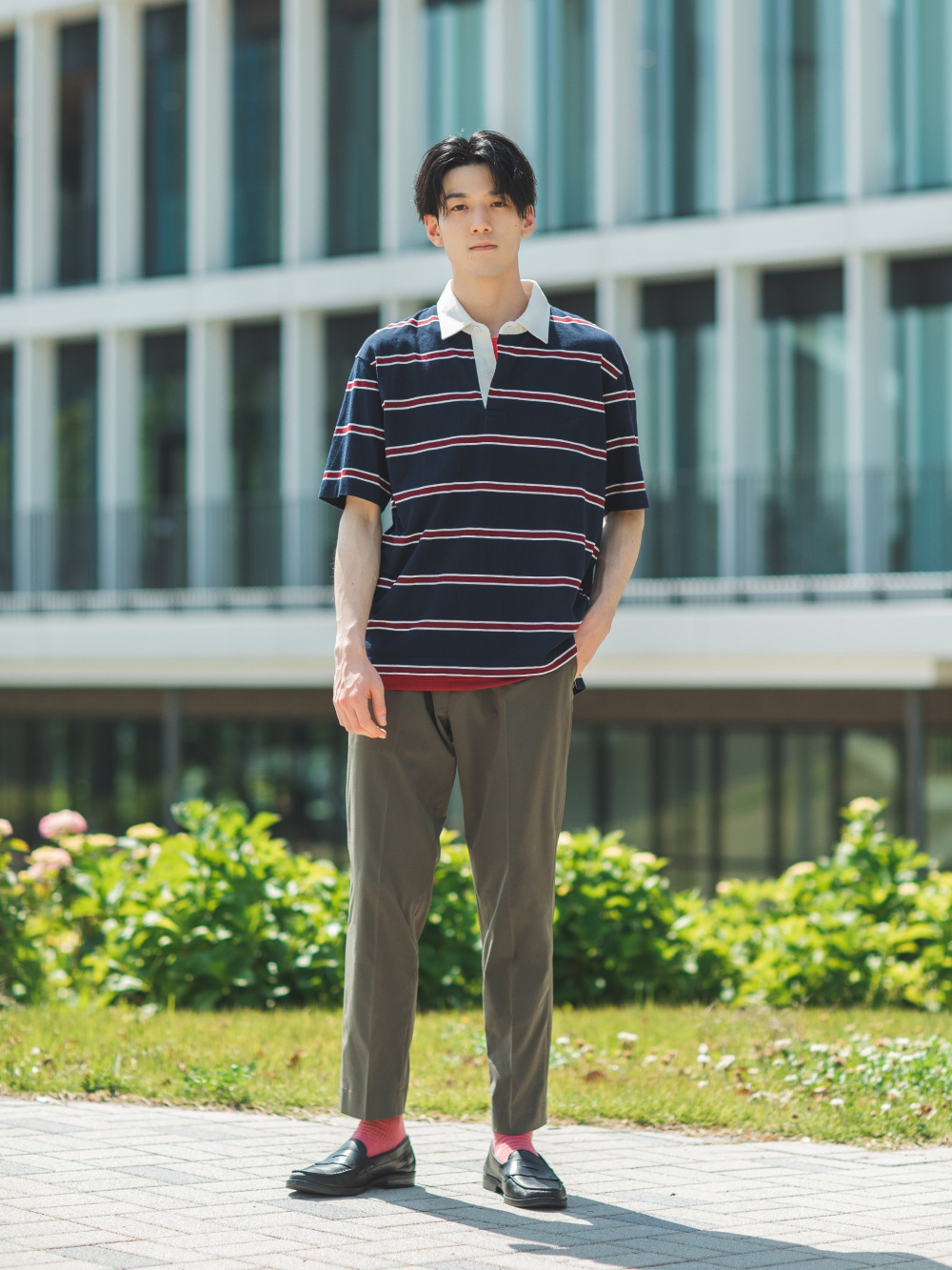 「ラガーポロシャツ（長袖）、感動パンツ2WAYストレッチ（コットンライク・丈70・73・76・85cm）セットアップ可能」の着用コーディネート| ユニクロ公式