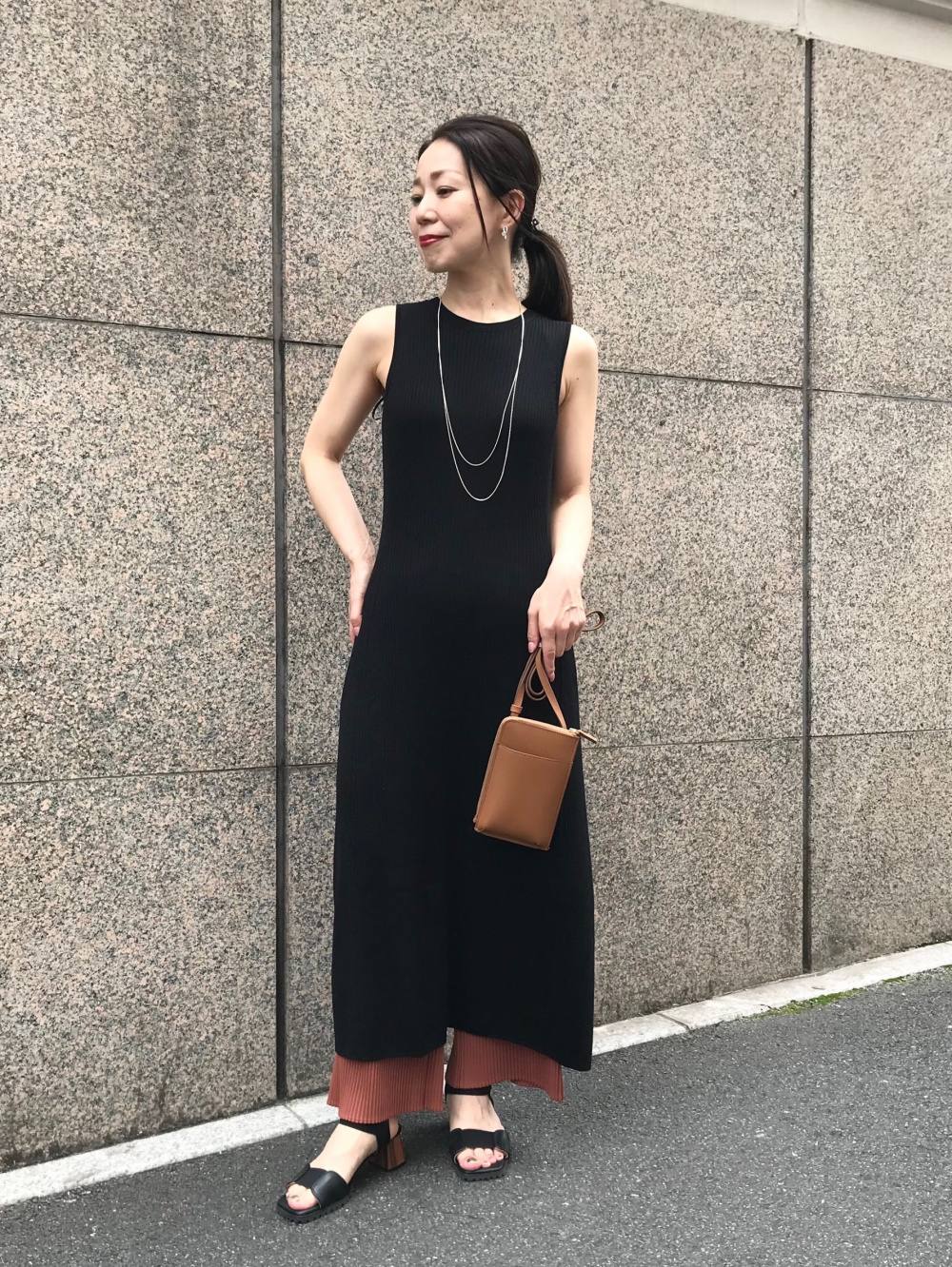 「コットンブレンドニットワンピース（ノースリーブ・標準丈・1095～1205cm）」の着用コーディネート ユニクロ
