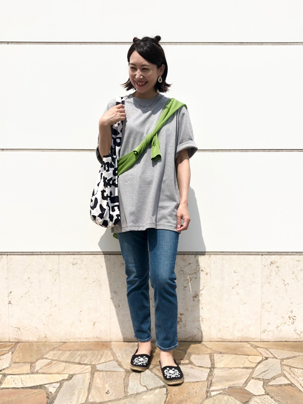 「ストレッチスリムストレートジーンズ（丈標準70cm）」の着用コーディネート| ユニクロ