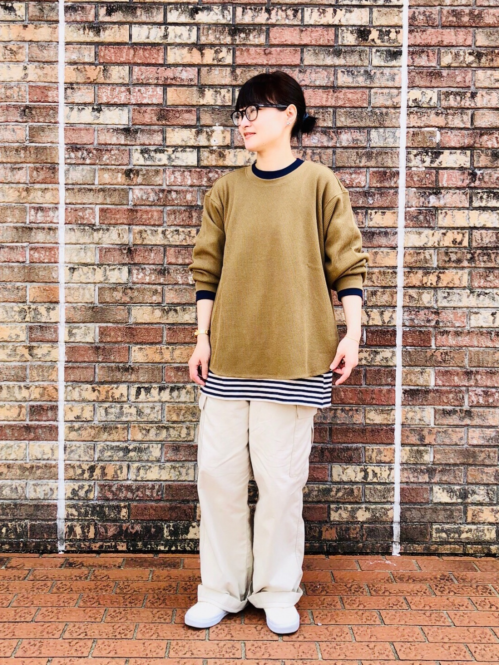 「GIRLS コーデュロイジャンパースカート、ウォッシュコットンボーダークルーネックTシャツ（長袖）」の着用コーディネート| ユニクロ