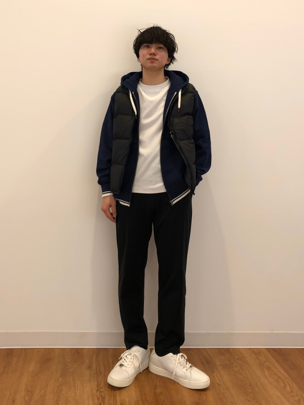 「Mickey Stands UT印花T恤(短袖)、特級彈性DRY-EX快乾窄管長褲(褲長65~71cm)」的穿搭靈感 | UNIQLO台灣