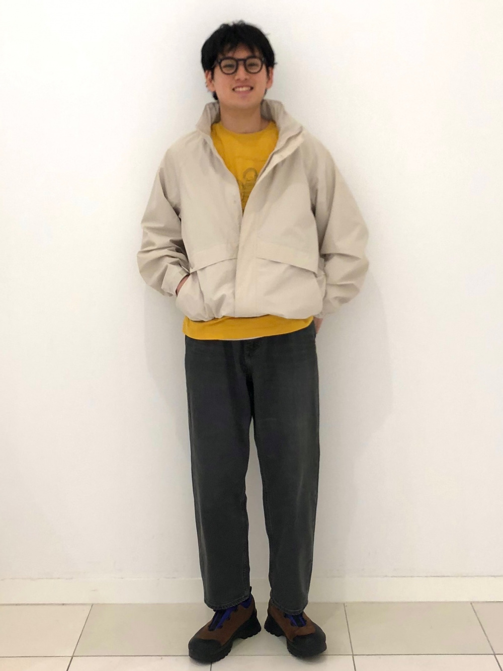 「Mickey Stands UT印花T恤(短袖)、特級彈性DRY-EX快乾窄管長褲(褲長65~71cm)」的穿搭靈感 | UNIQLO台灣