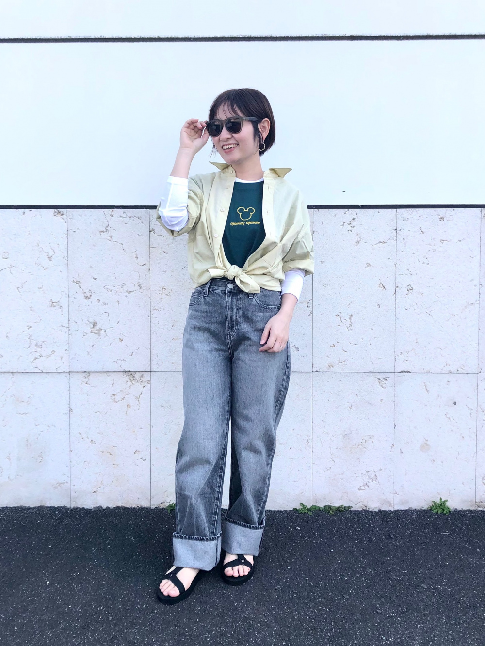 「リネンブレンドサロペット、シームレスハーフブラキャミソール」の着用コーディネート| ユニクロ公式