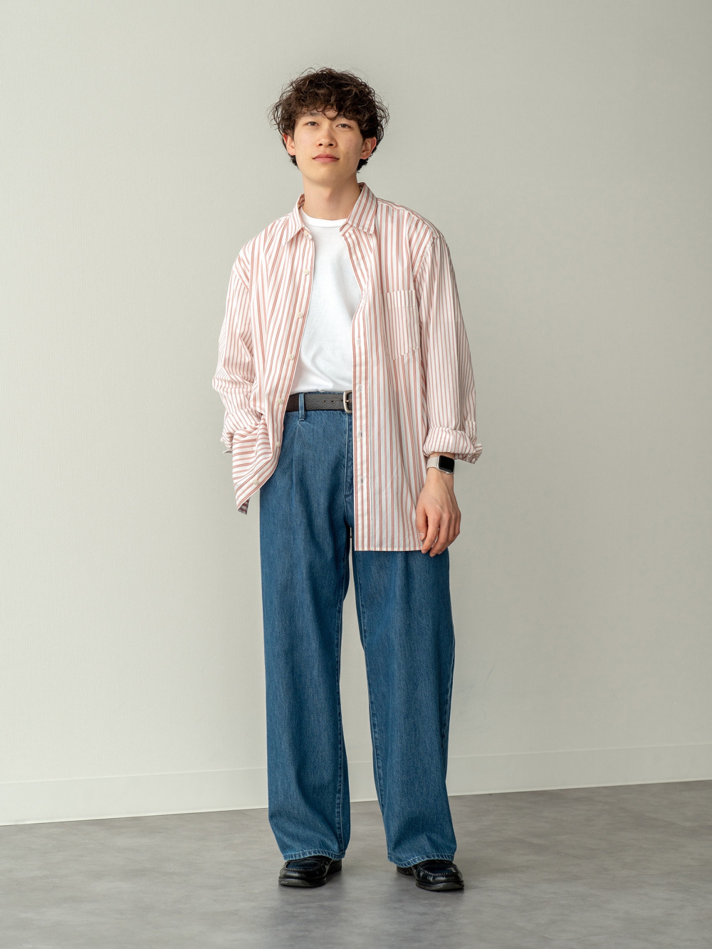 「ドレープデニムタックパンツ（丈標準72～74cm）」の着用コーディネート| ユニクロ公式