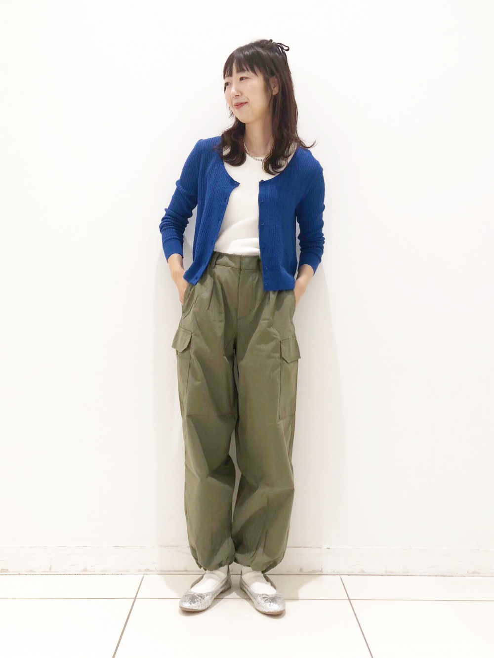 「イージーカーゴパンツ（丈標準68～70㎝）」の着用コーディネート| ユニクロ公式