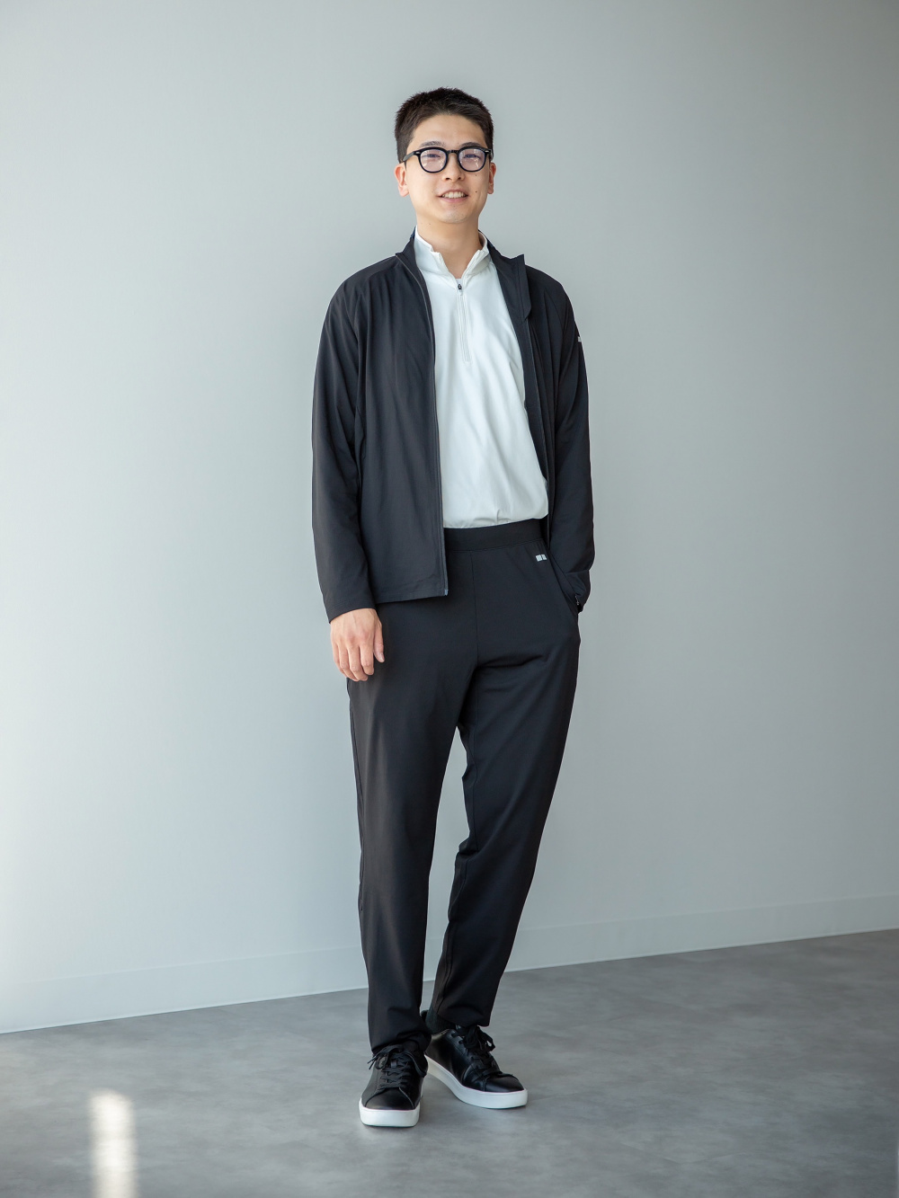 「ウルトラストレッチドライジャケット、ドライEXクルーネックTシャツ」の着用コーディネート| ユニクロ公式