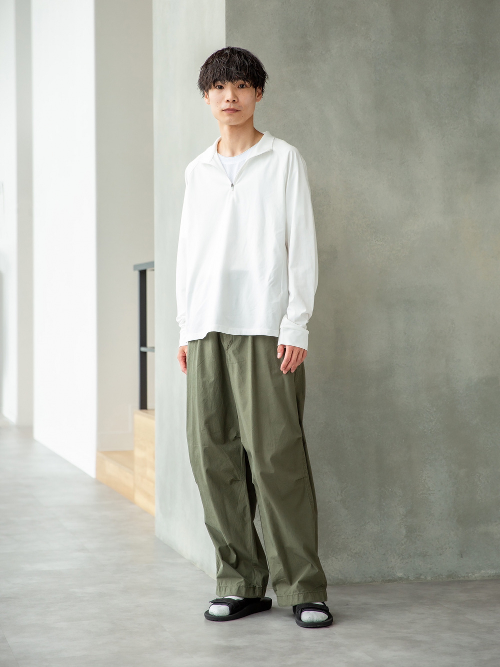 「ドライEXUVカットハーフジップTシャツ（長袖）、ドライEXクルーネックTシャツ（半袖）」の着用コーディネート| ユニクロ公式