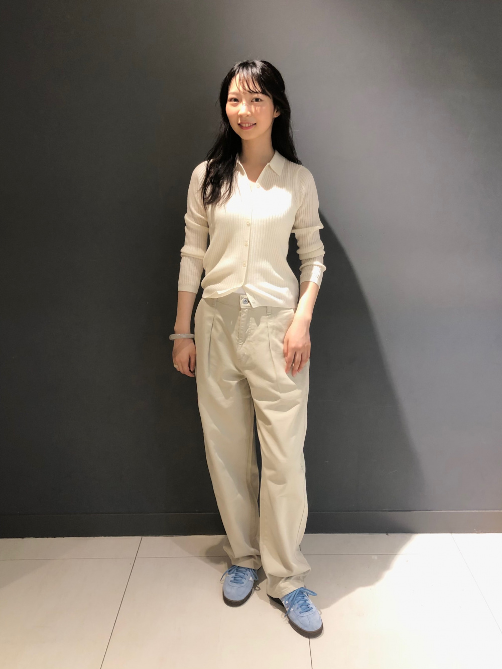 「牛仔打褶長褲 (褲內襠長 76cm)、Pokémon UT (短袖 / 印花 T 恤)」的穿搭靈感 | UNIQLO香港及澳門