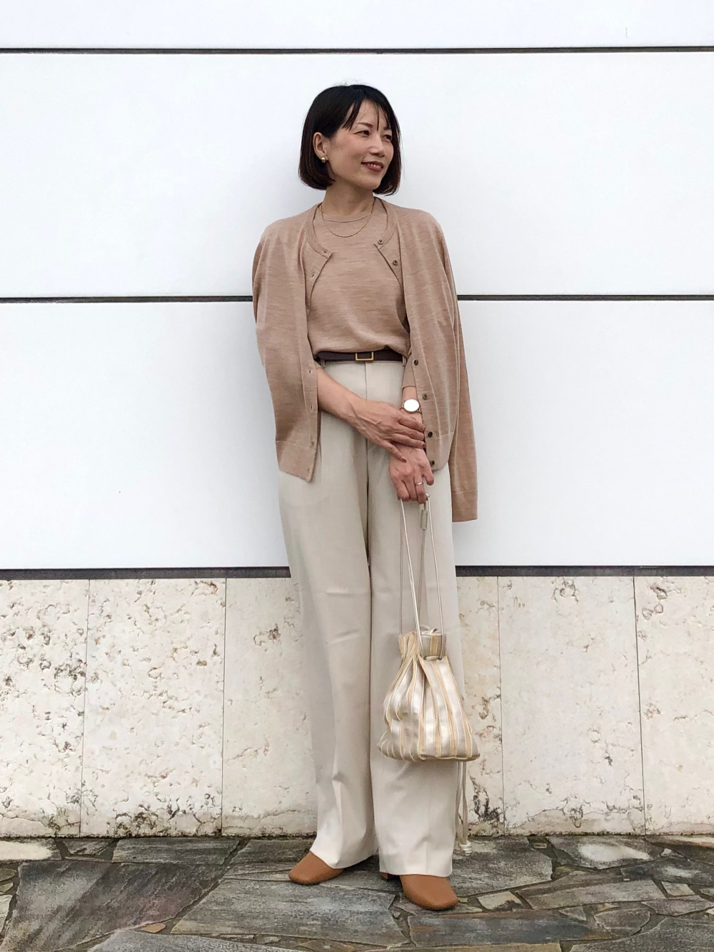 「エクストラファインメリノリブポロカーディガン（長袖）、シアージャージータートルネックT（長袖）」を使ったコーディネート