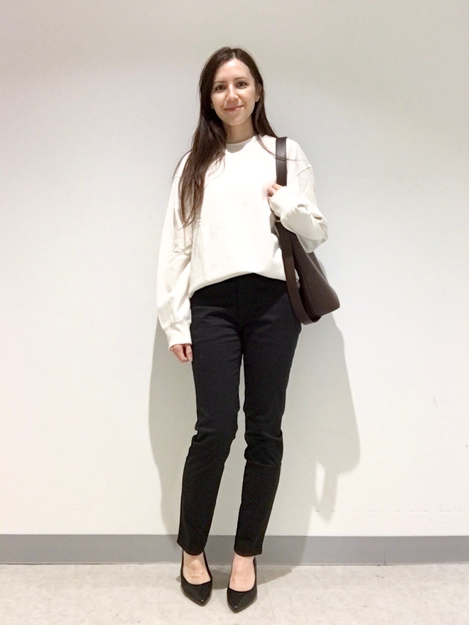 「2Way肩背包、特級彈性Active束口褲 465784」的穿搭靈感 | UNIQLO台灣