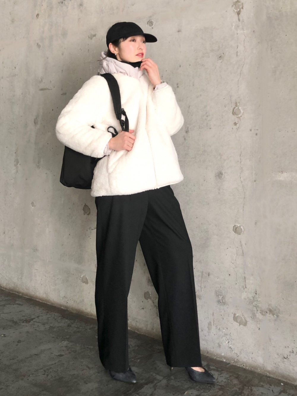 「PUFFTECH 輕暖科技連帽外套 478571、垂墜感牛仔寬褲」的穿搭靈感 | UNIQLO台灣