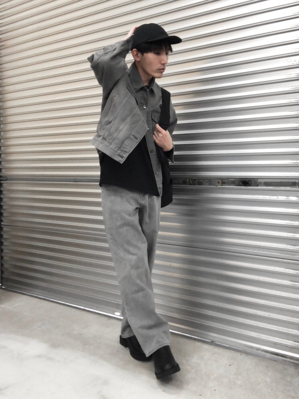 「圓領T恤(短袖) 465186 / 476294」的穿搭靈感 | UNIQLO台灣