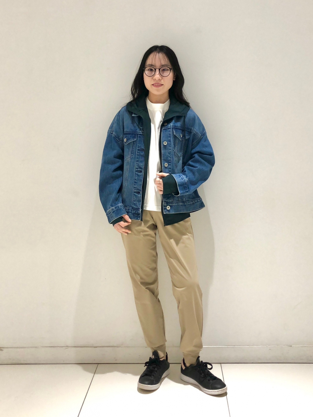 「AIRism棉質T恤(短袖) 465755、特級彈性Active束口褲 465784」的穿搭靈感 | UNIQLO台灣