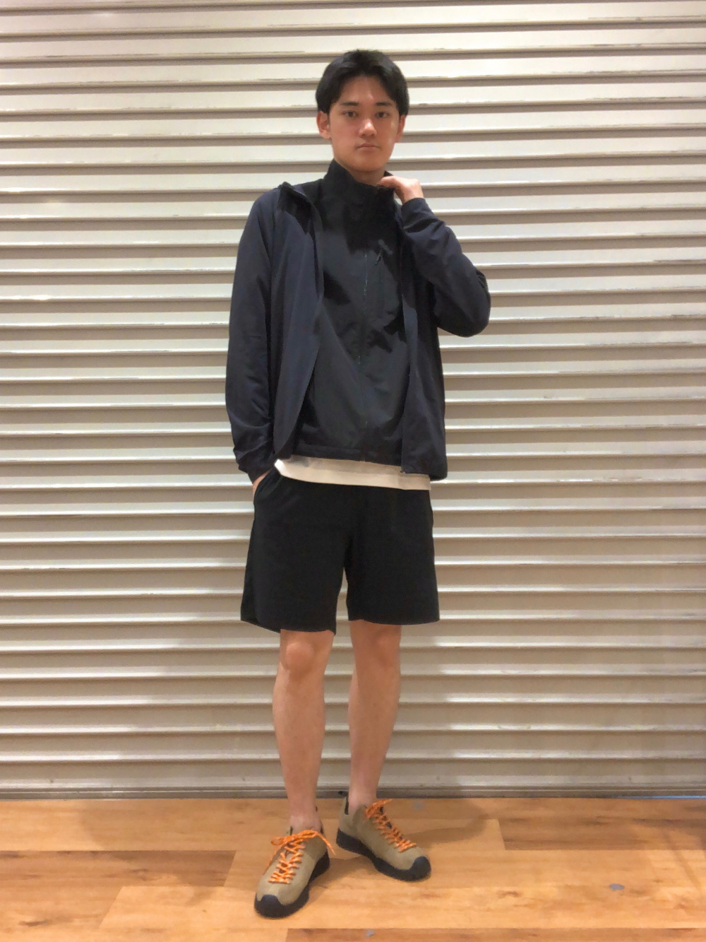 「感動ジャケット、エアリズムコットンクルーネックTシャツ」の着用コーディネート| ユニクロ公式