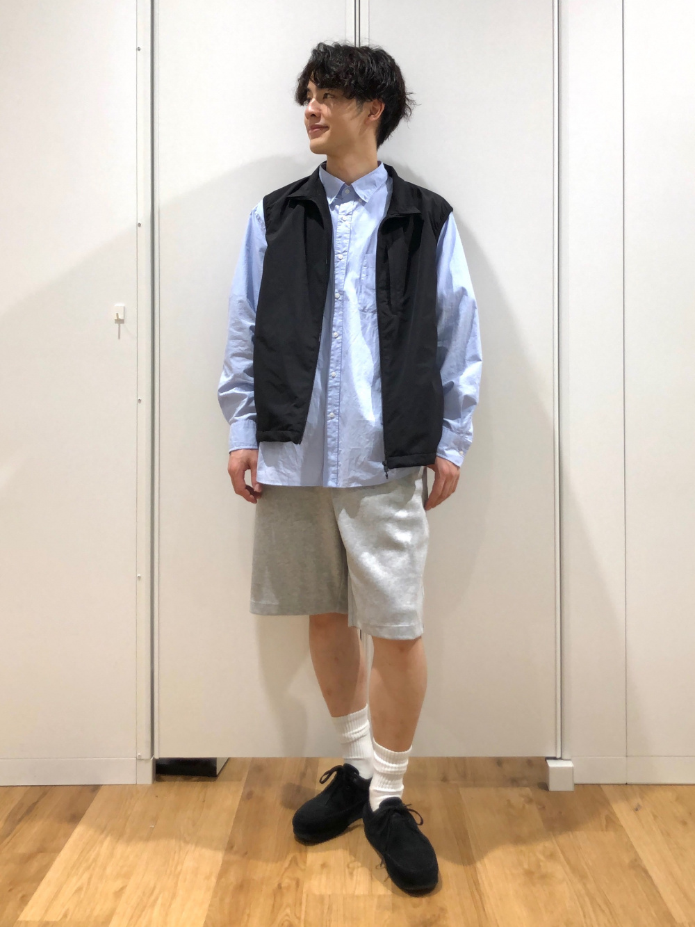 「圓領T恤(短袖) 465186 / 476294、寬版連帽布勞森外套」的穿搭靈感 | UNIQLO台灣