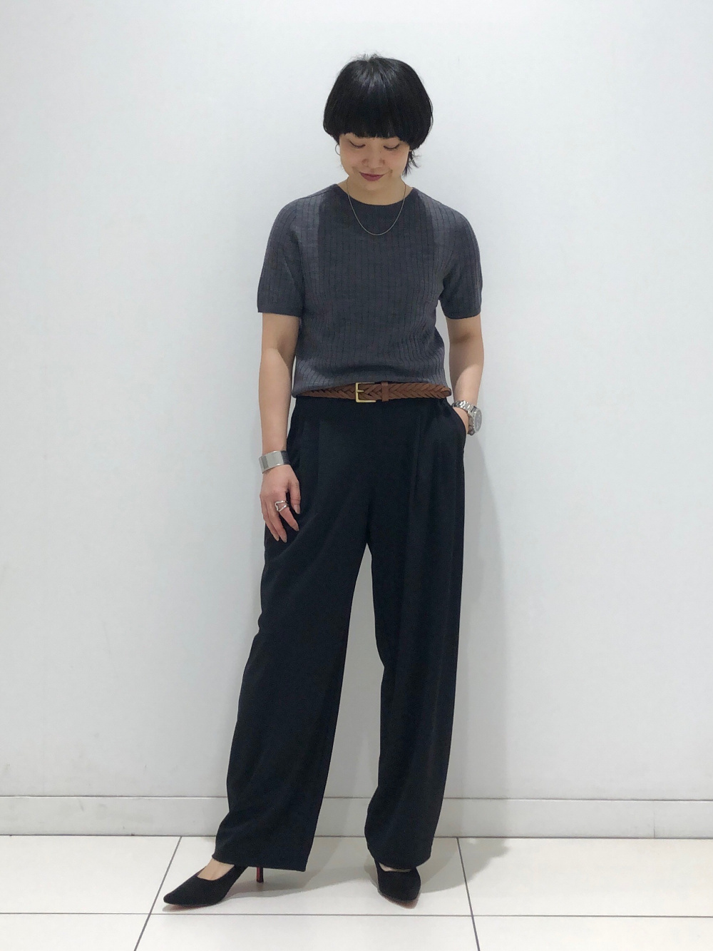「編織皮帶 478297、AIRism棉質T恤(無袖)」的穿搭靈感 | UNIQLO台灣