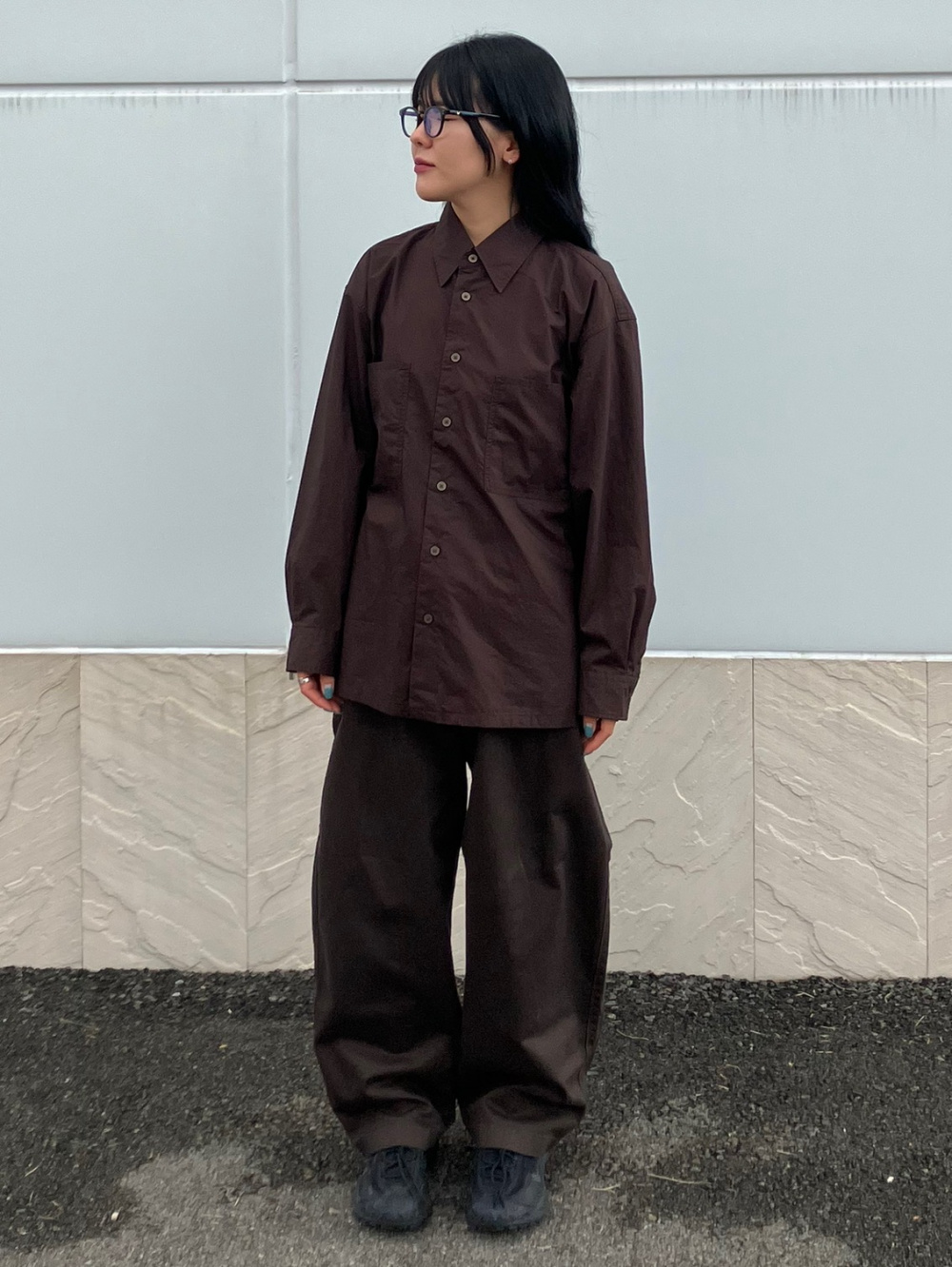 「와이드핏치노팬츠、GU워시드트윌셔츠」의 착용 스타일링 리스트 | UNIQLO