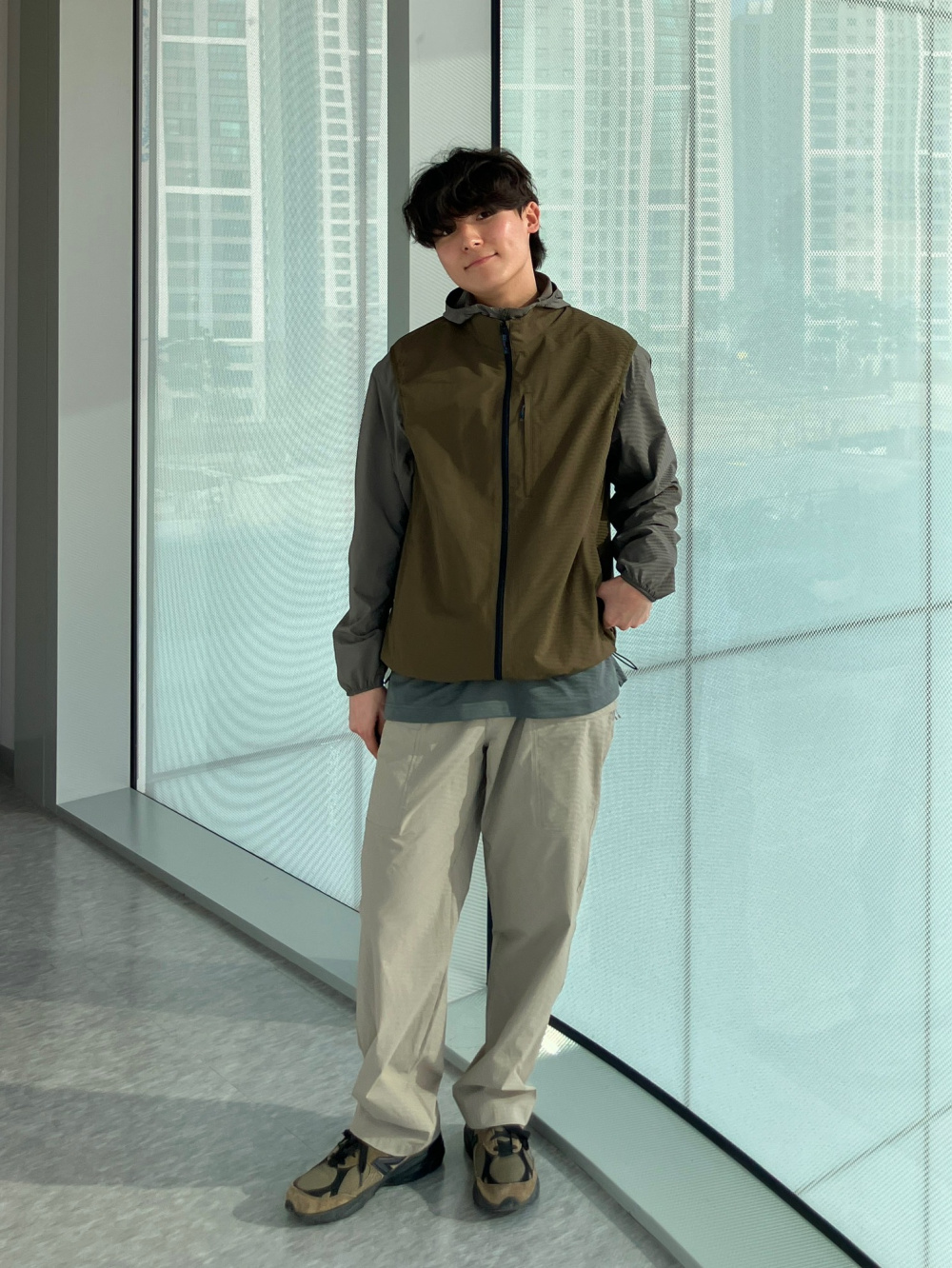 Check styling ideas for「BLOCKTECH Parka (3D Cut)、Geared Pants」| UNIQLO PH