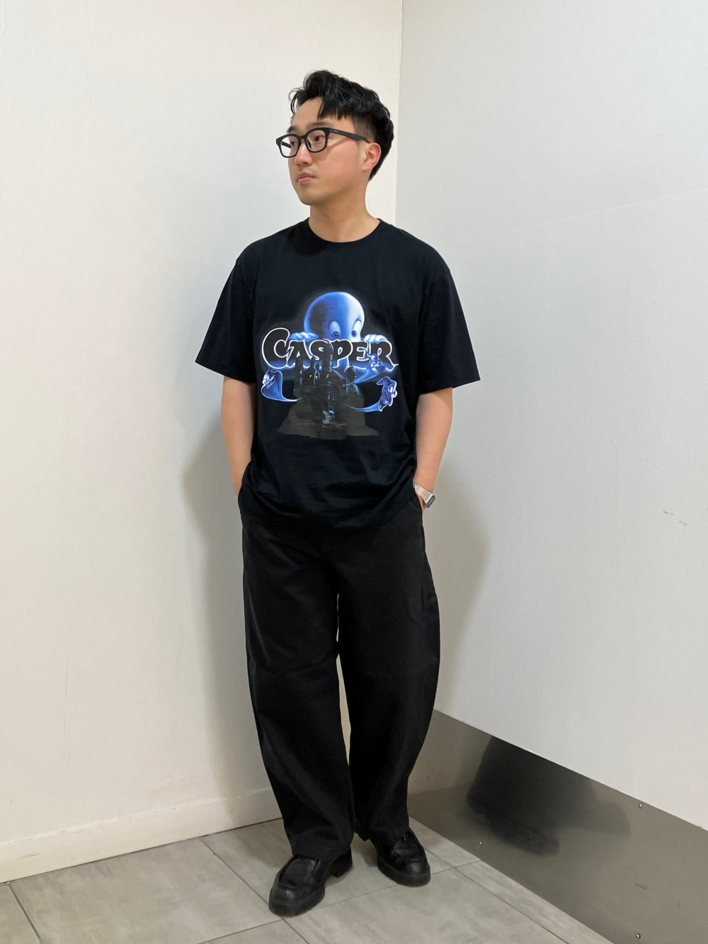 ดูไอเดียสไตล์การแต่งตัวสำหรับ「เสื้อยืดแขนสั้น Universal Movies UT | ลาย ...