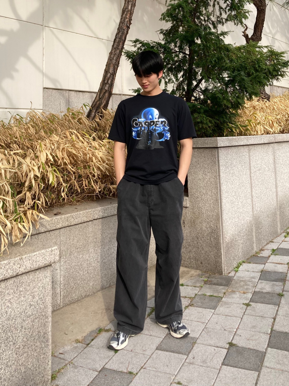 ดูไอเดียสไตล์การแต่งตัวสำหรับ「เสื้อยืดแขนสั้น Universal Movies UT | ลาย ...