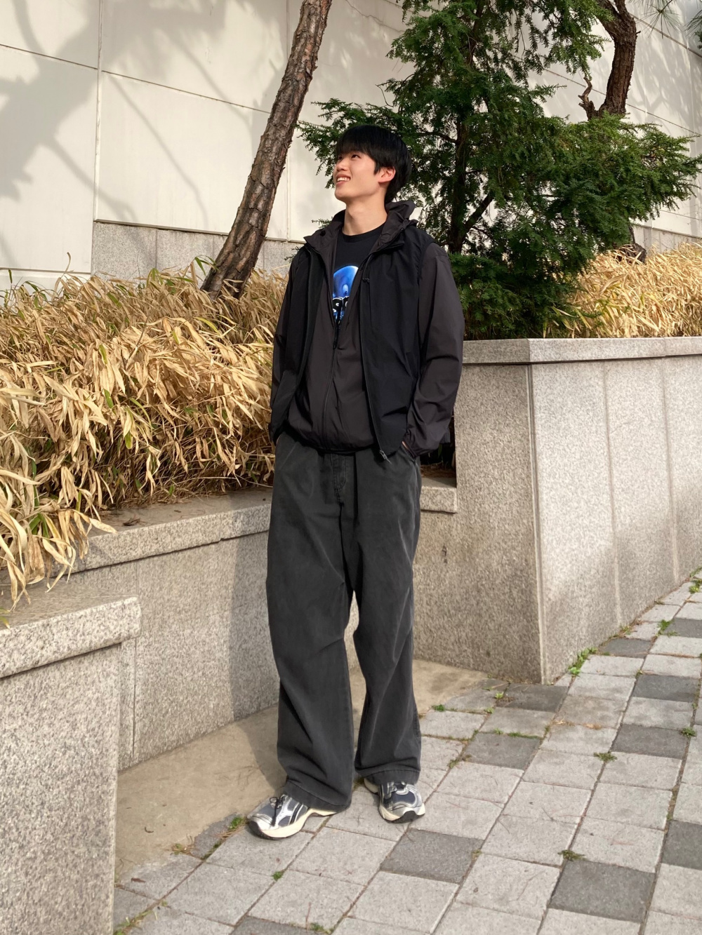 ดูไอเดียสไตล์การแต่งตัวสำหรับ「เสื้อยืดแขนสั้น Universal Movies UT | ลาย ...