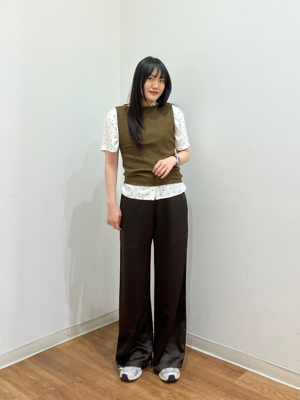 Check styling ideas for「Satin Easy Pants」| UNIQLO IN