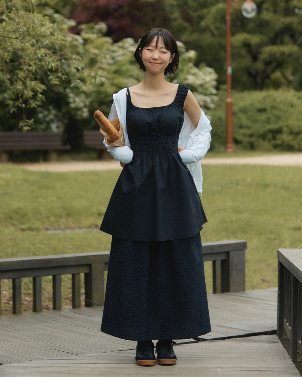 「시어서커볼륨스커트(치마길이76~80cm·짧은기장)」의 착용 스타일링 리스트 | UNIQLO