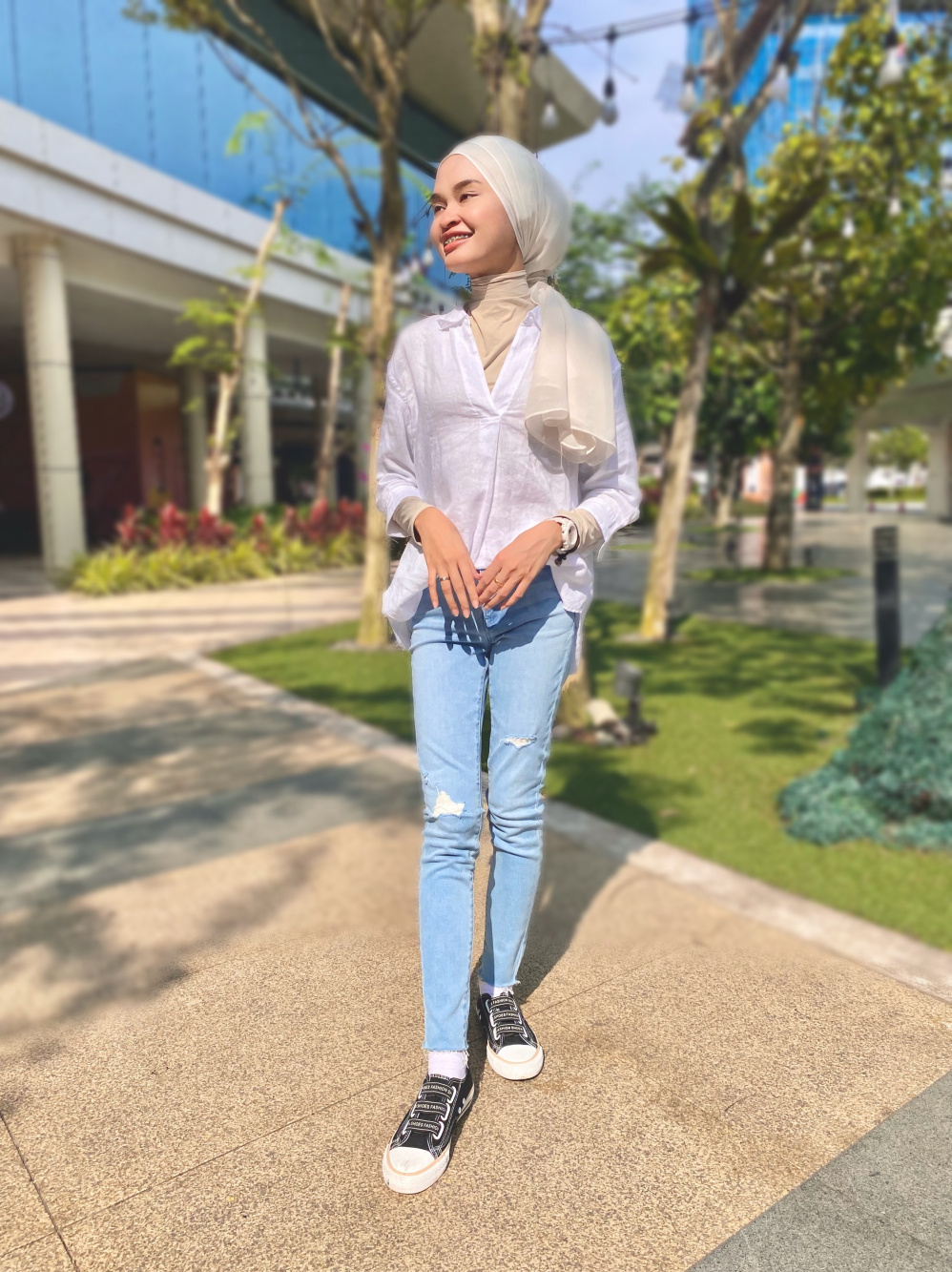 Check styling ideas for「Extra Stretch Skinny High Rise Jeans」| UNIQLO IN