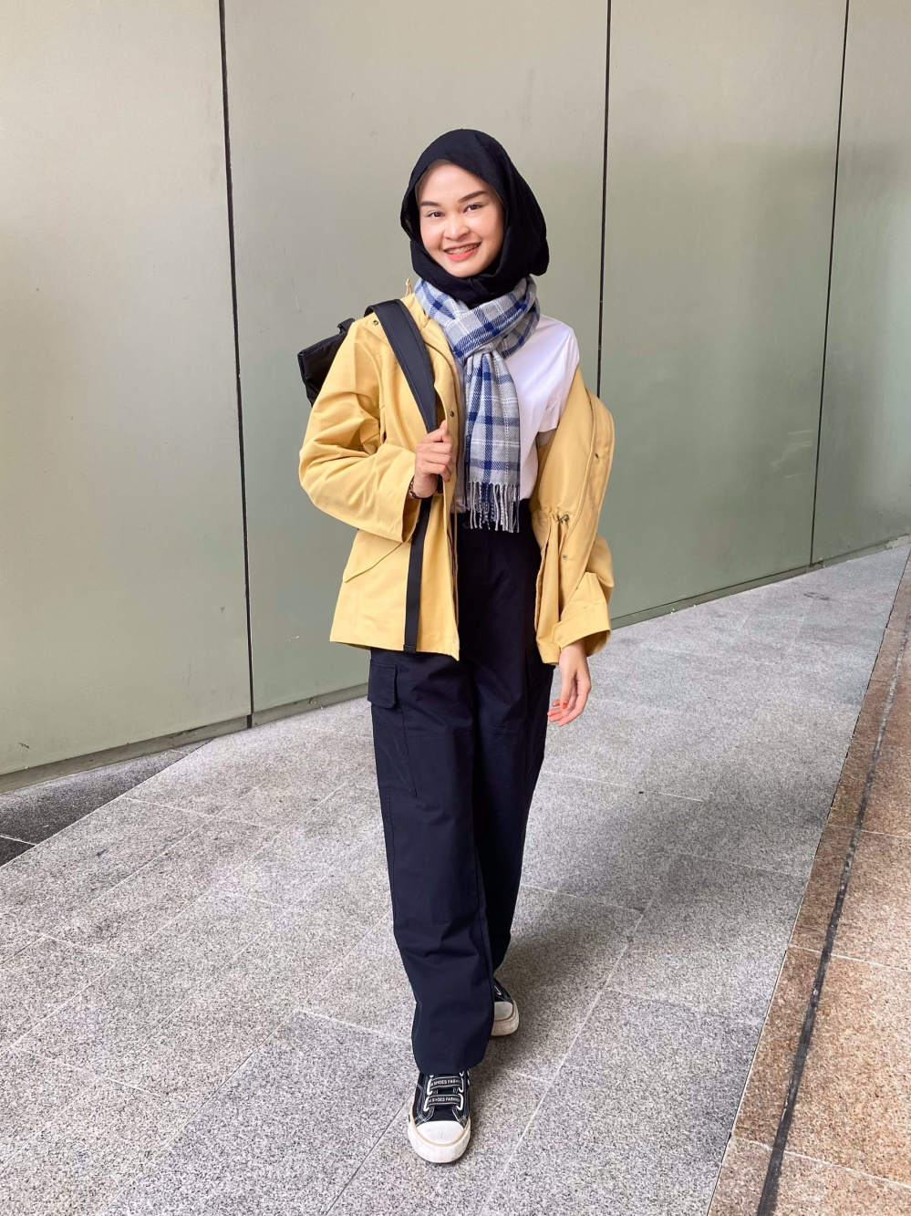 ดูไอเดียสไตล์การแต่งตัวสำหรับ「เสื้อยืดลายกราฟิกแขนสั้น PEACE FOR ALL ...