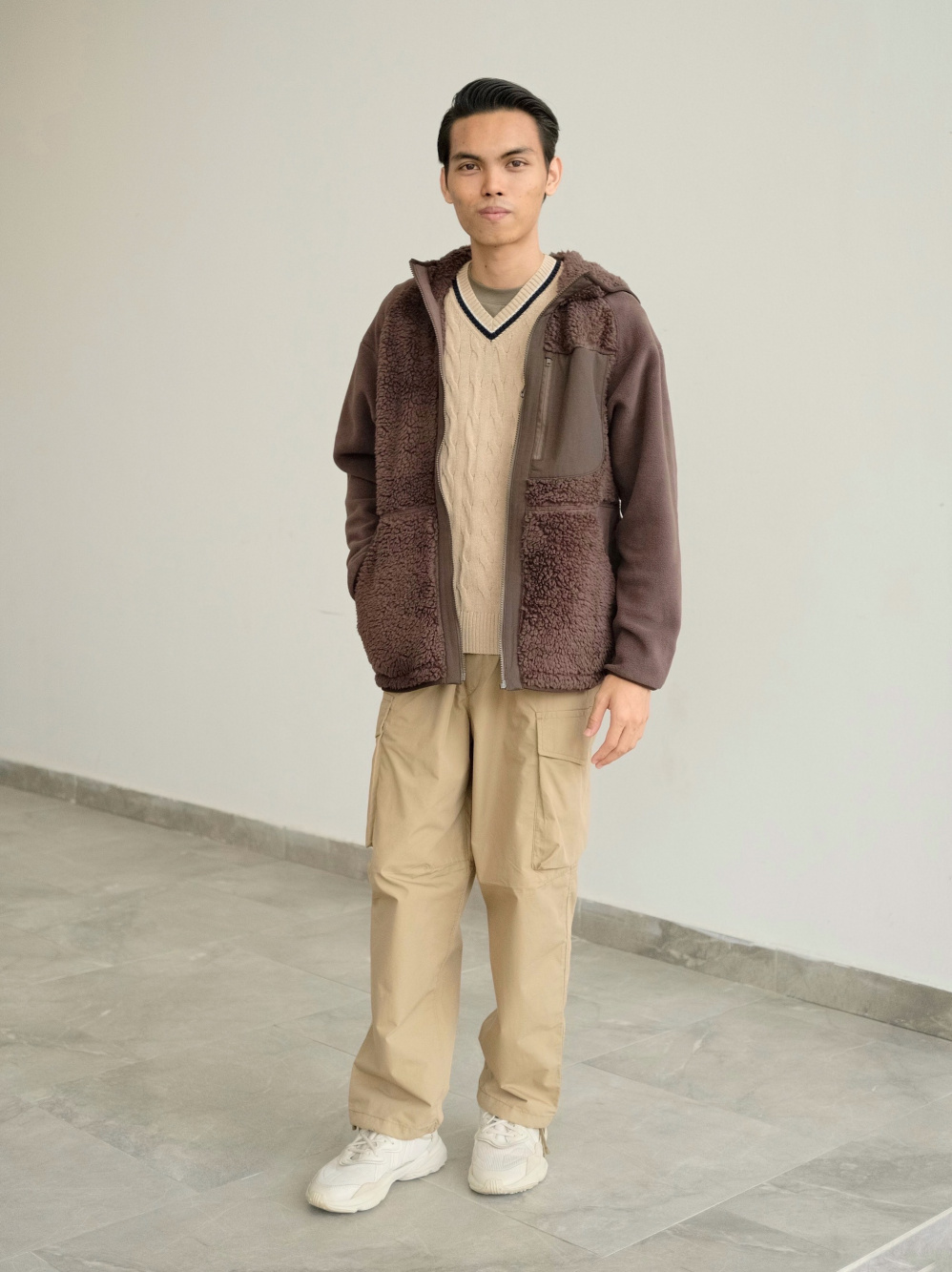 Check styling ideas for「Wide Fit Parachute Cargo Pants」| UNIQLO IN