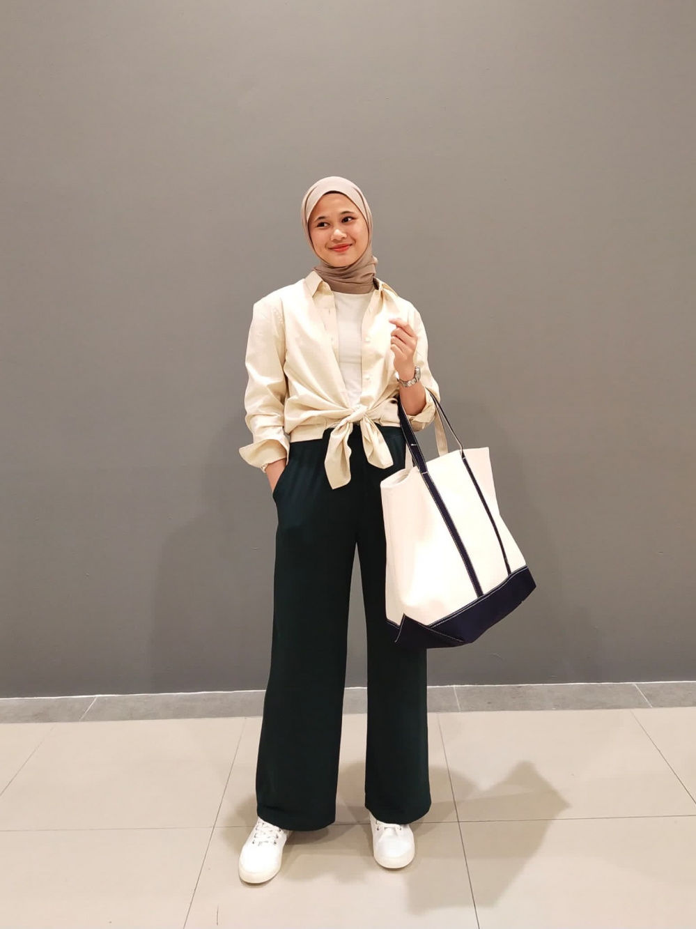 Check styling ideas for「Extra Stretch Soft Pants、HEATTECH Scarf」| UNIQLO IN