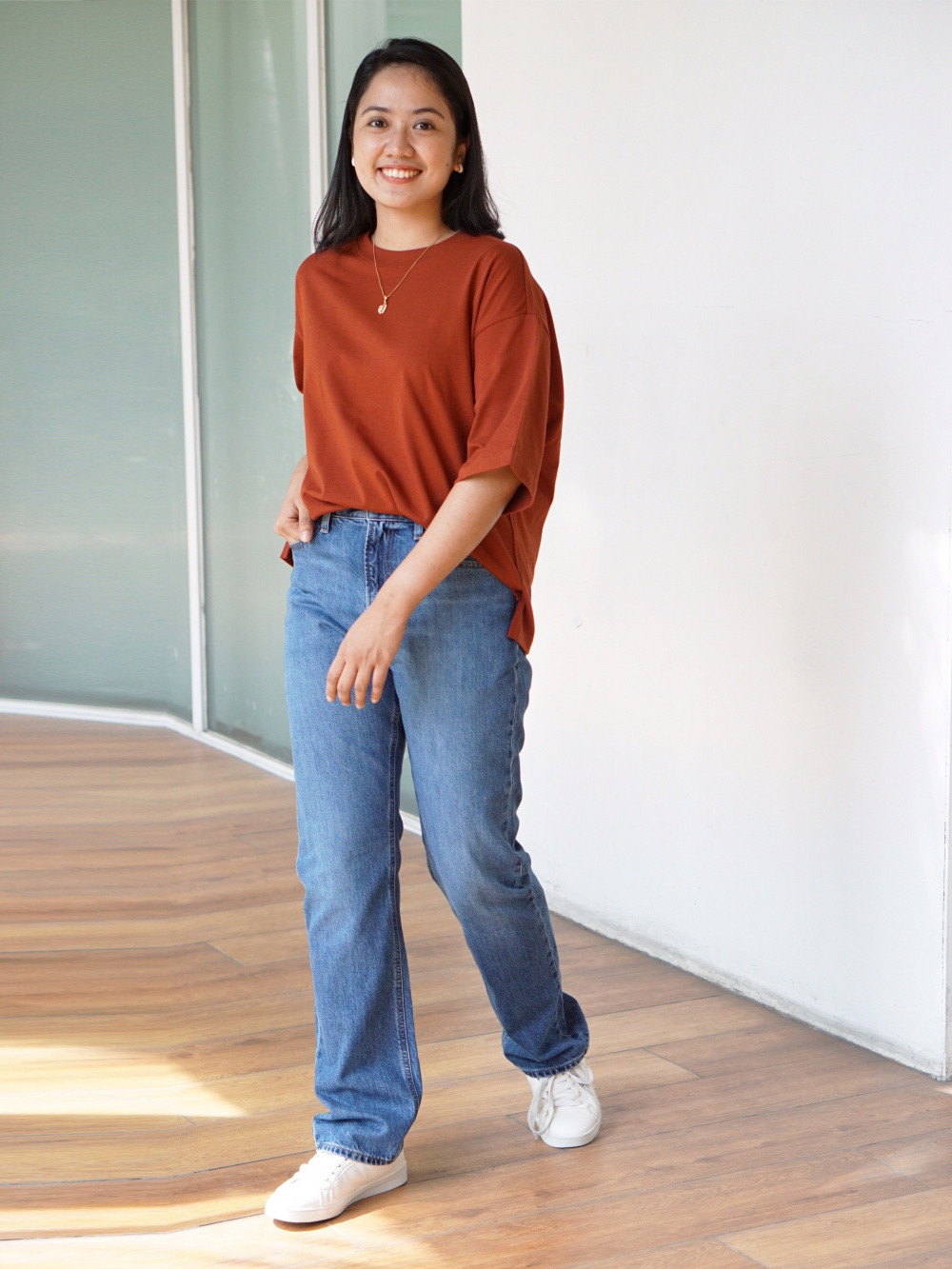 Check styling ideas for「Oversized Half Sleeve T-Shirt」| UNIQLO PH