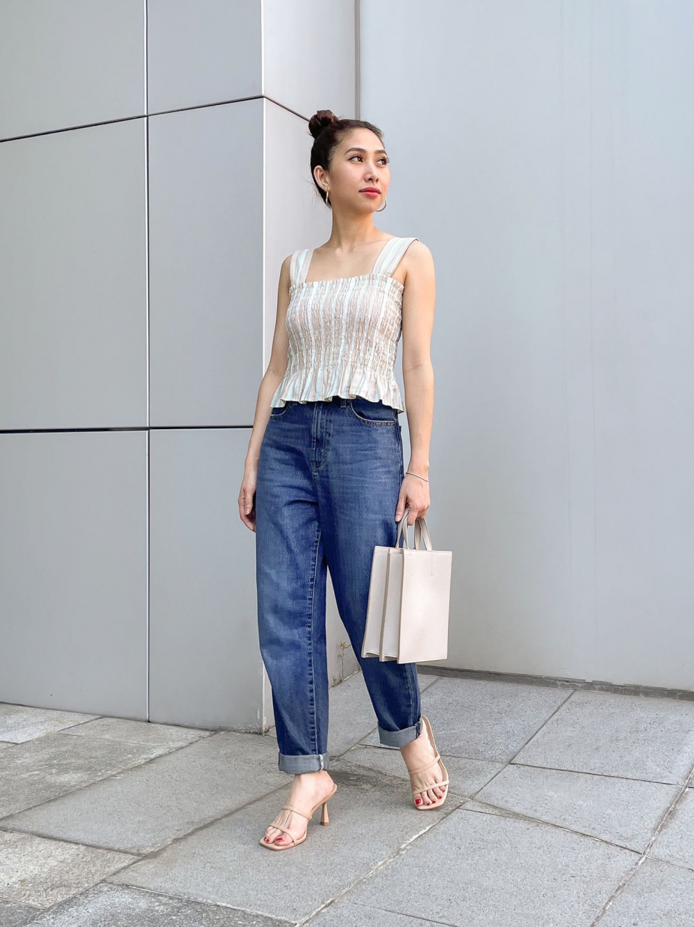 Check styling ideas for「Straight High Rise Jeans」| UNIQLO IN