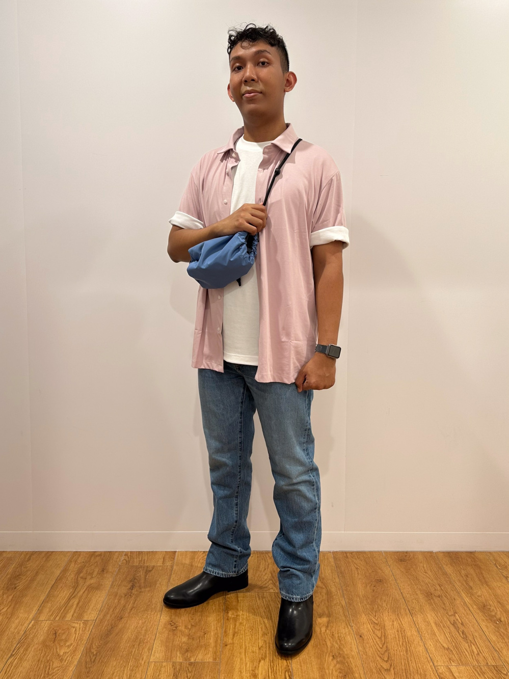 Check styling ideas for「Regular Fit Straight Jeans」| UNIQLO TH