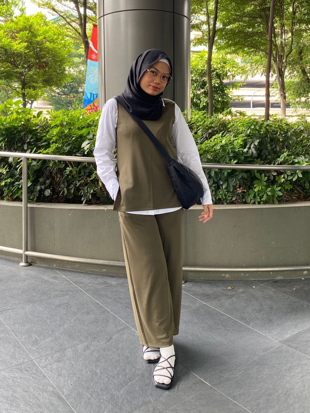 Cek ide styling untuk「Kemeja Katun、GIRLS Rok Model Celana Kotak」| UNIQLO ID