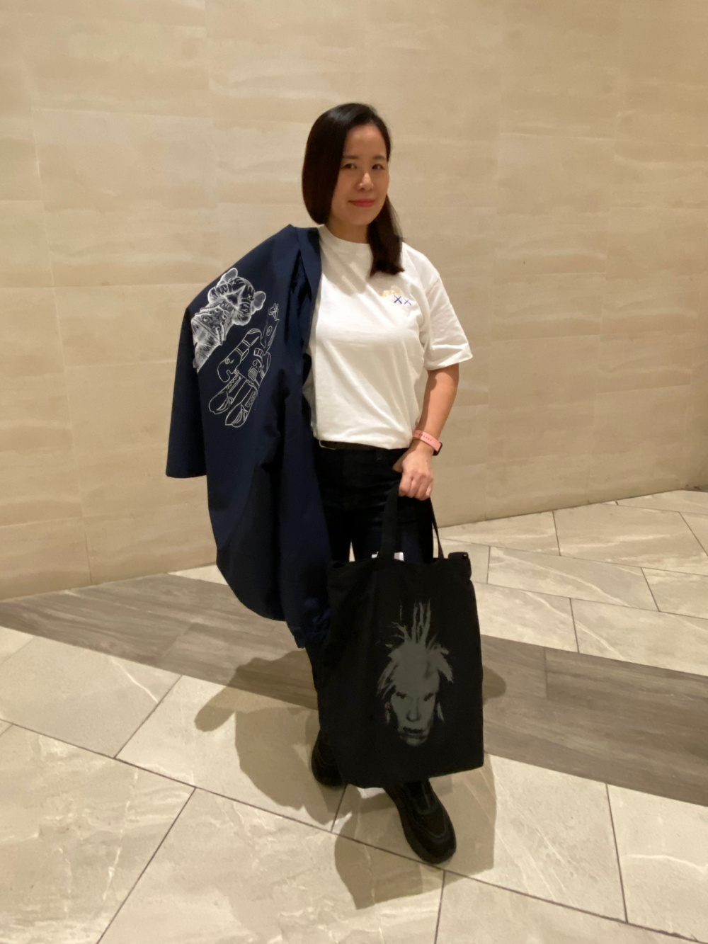 ดูไอเดียสไตล์การแต่งตัวสำหรับ「กางเกง KAWS + Warhol ผ้าสเวต、เสื้อยืดแขน ...