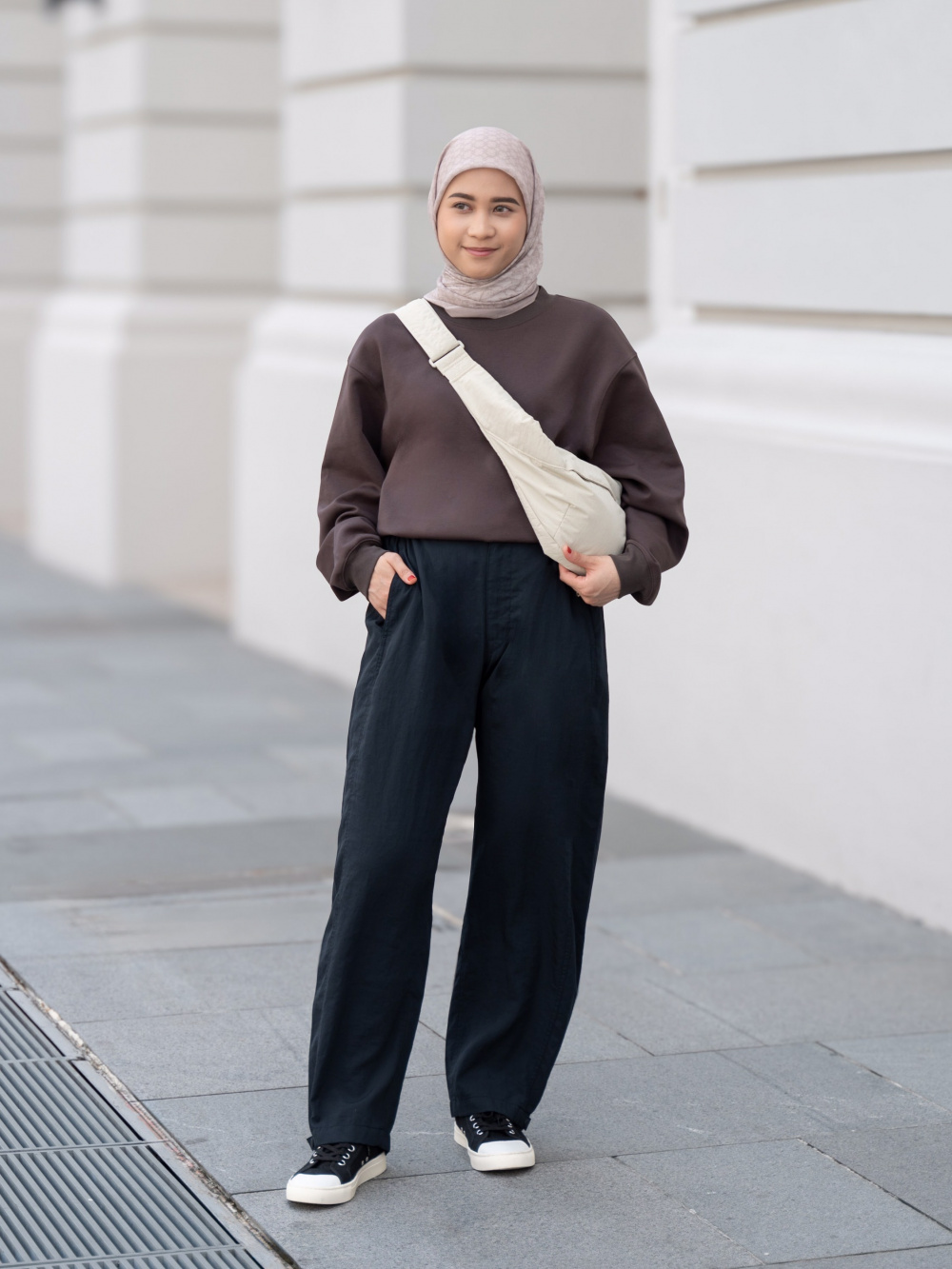 Check styling ideas for「Drape Easy Pants」| UNIQLO IN
