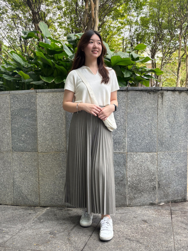 Uniqlo pleated skirt store