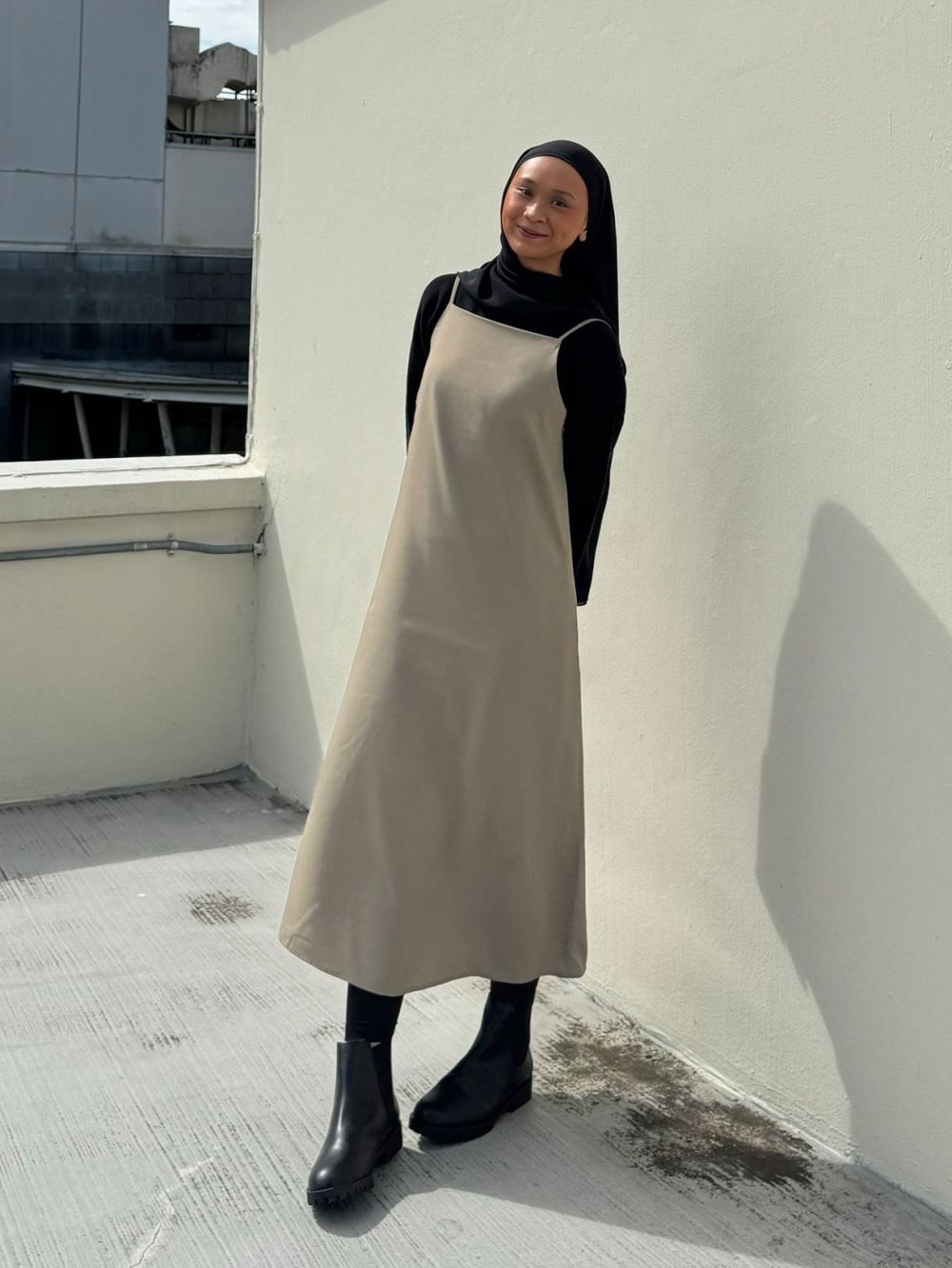 Check styling ideas for「Drape Camisole Dress」| UNIQLO TH
