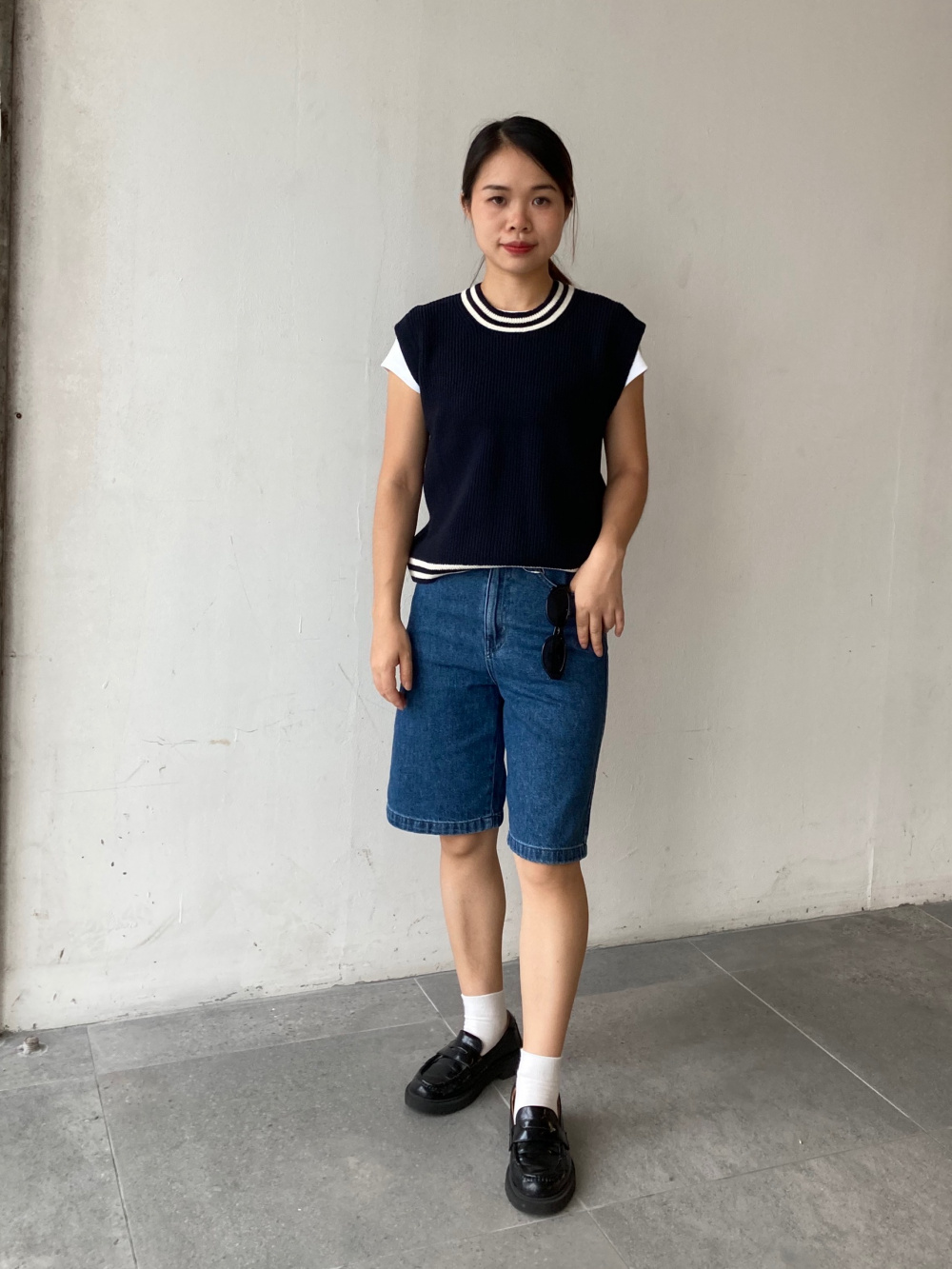 Check styling ideas for「Denim Bermuda Shorts、AIRism Bra Sleeveless Top ...