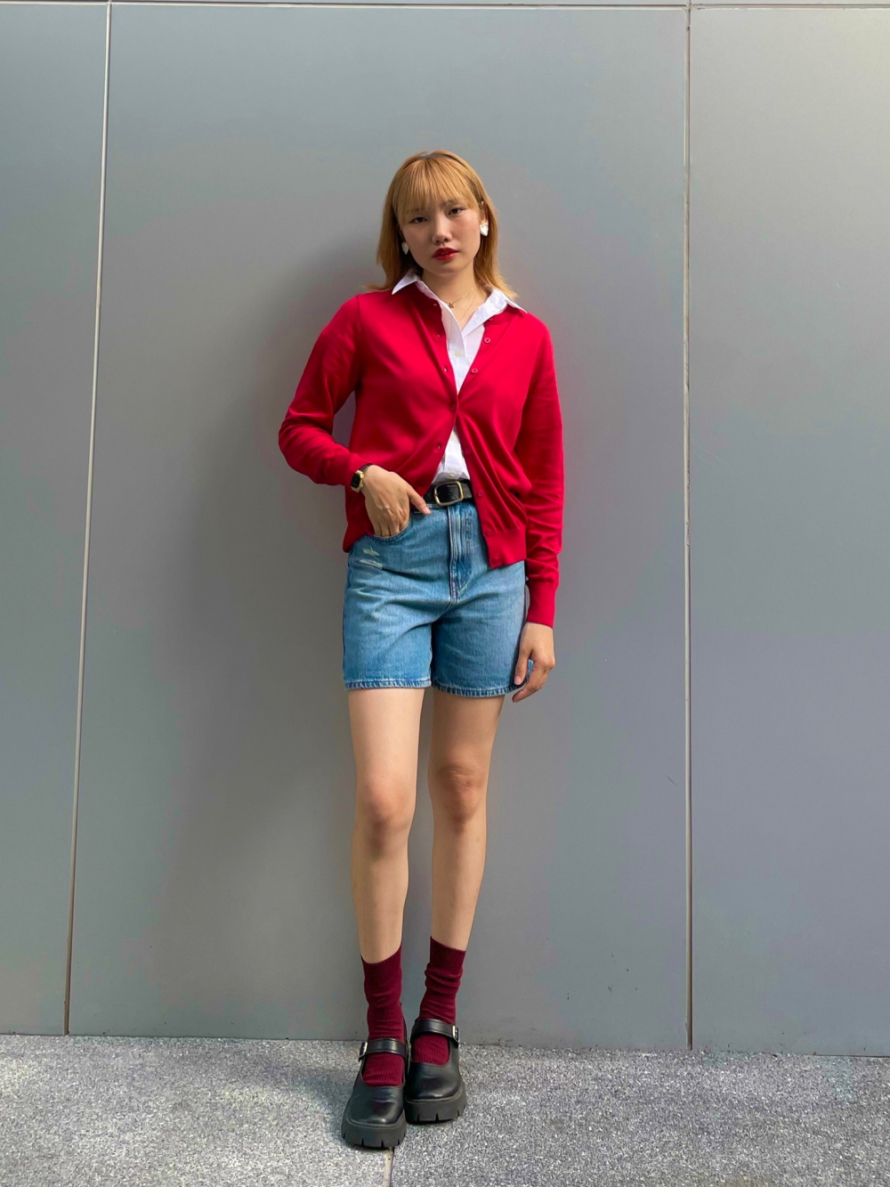 Check styling ideas for「High Rise Denim Shorts」| UNIQLO IN