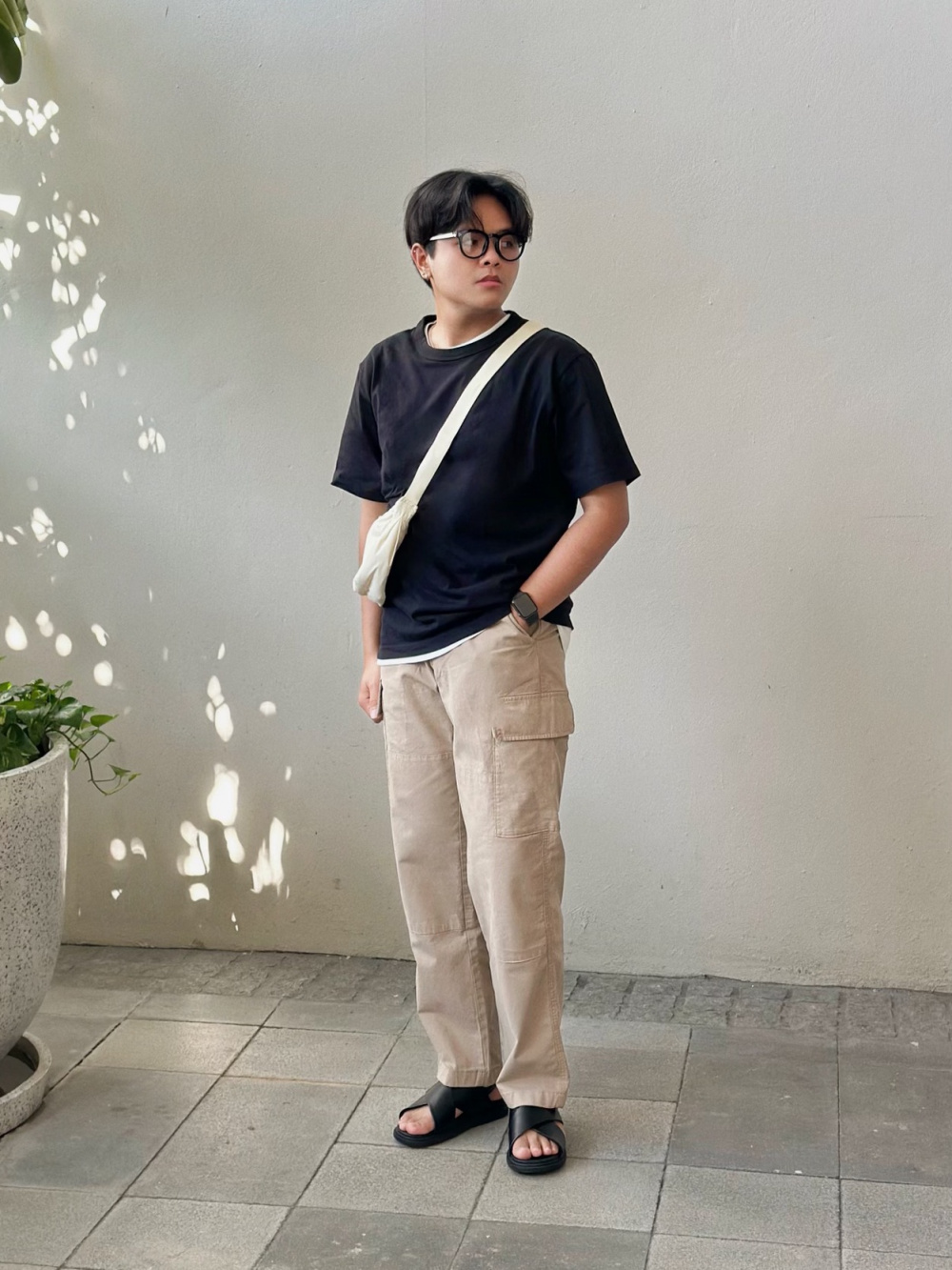 Check styling ideas for「Crew Neck Short Sleeve T-Shirt、Cargo Pants ...