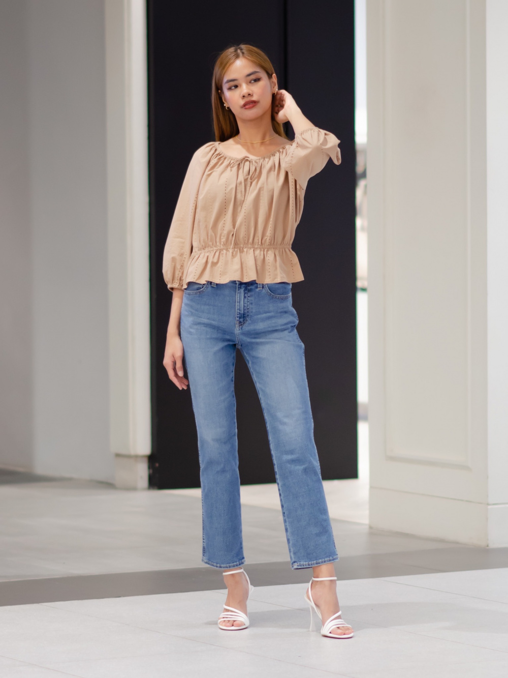 Check styling ideas for「Embroidery Blouse 3/4 Sleeve」| UNIQLO IN