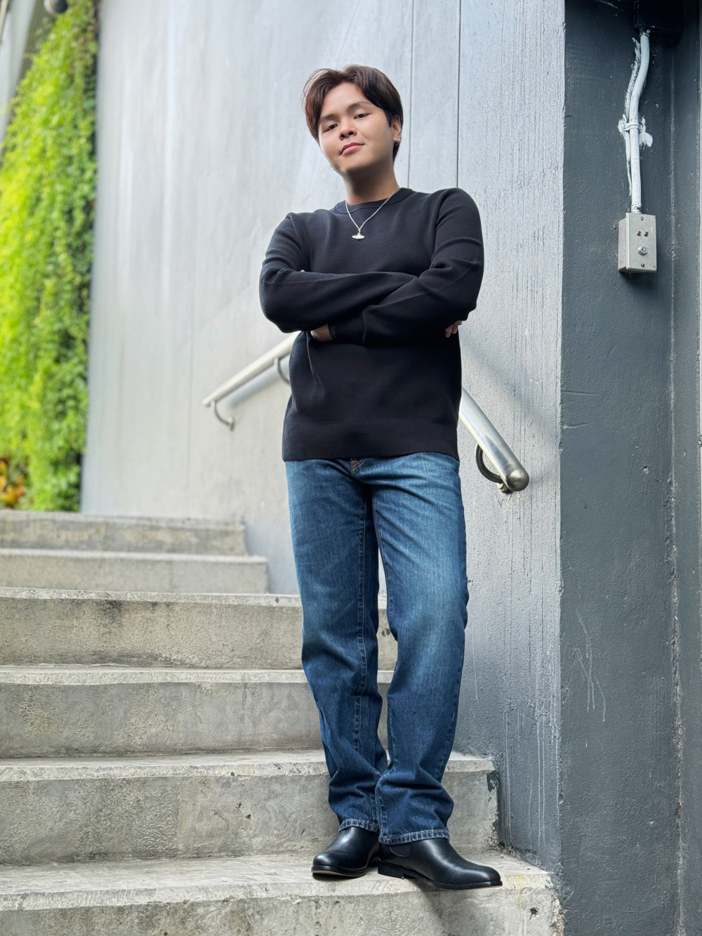 Check styling ideas for「Regular Fit Straight Jeans」| UNIQLO TH
